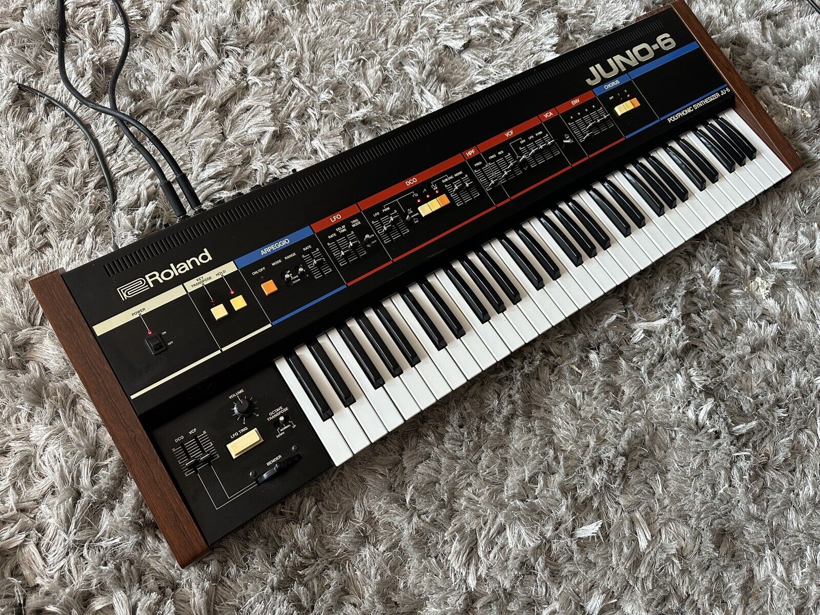 Roland Juno 6 Analog Polyphonic Synthesizer - Flohmarkt.ch